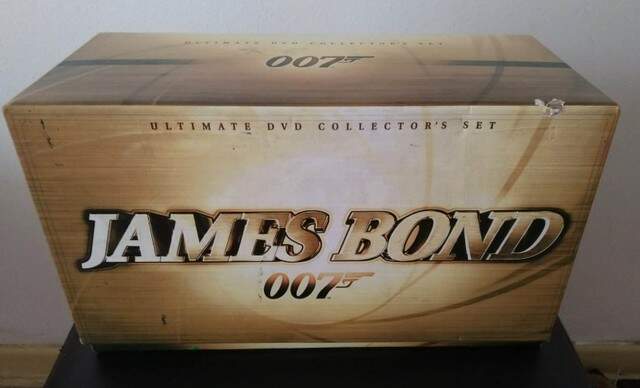 James Bond 007 Ultimate DVD Collector\'s Set - 23 DVDS - 44 DISCOS